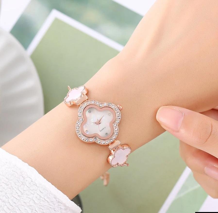 Clover Dial Bracelet Watch – EMA Mall